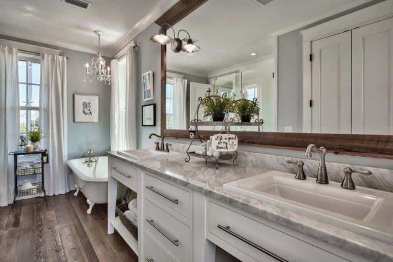 Design Gallery: Beach Houses & Vacation Homes With Stone Countertops